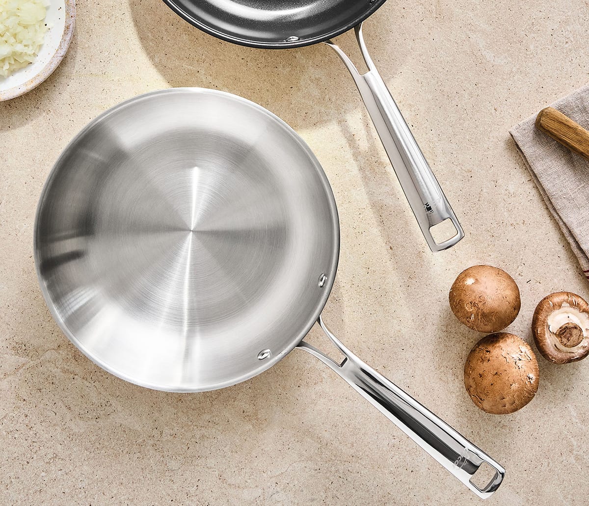 Poêle Inox 18/10 - Avantages et inconvénients | Choisir