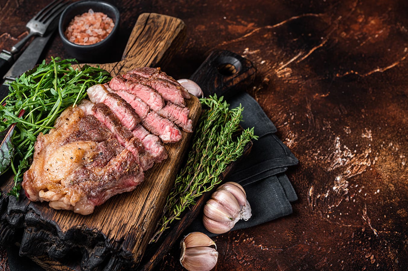 Marc de café : l'astuce du chef pour une viande ultra tendre